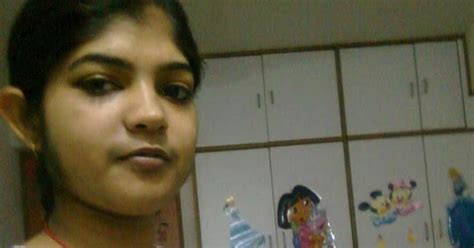 Desi Village Girl Sonali Showing Her Boobs Photos