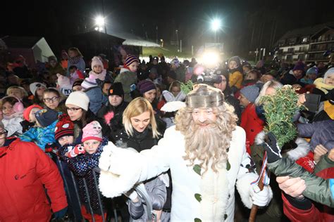 Foto Oj že Prišel Je Med Nas Dobri Stari Dedek Mraz