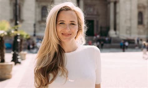 Sex Tech Expert Bryony Cole Joins The MŌn Social Audio App Team Avn