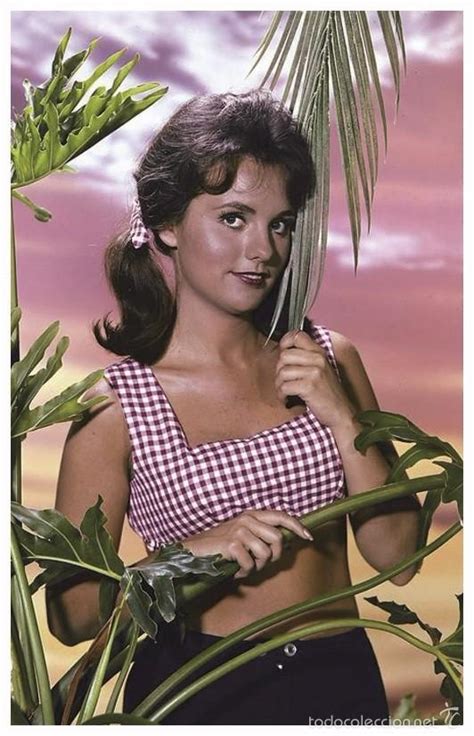 Dawn Wellss Rare Photos 30 Portrait Photos Of American Actress Dawn