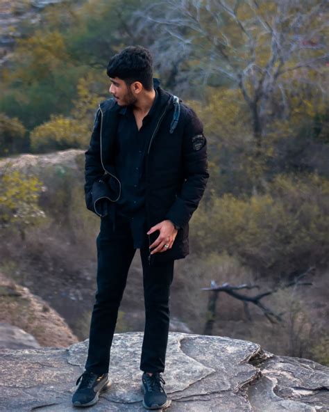 𝙳𝚎𝚟 ☼︎ Instagram