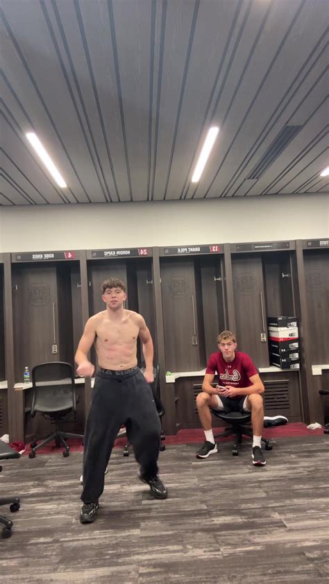 Eli Ellis 🐓 Eliellis Tiktok