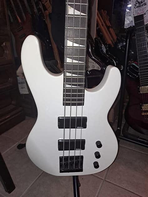 Jackson Cwj White Reverb