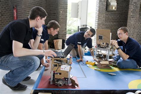5 Raisons De Faire Apprendre La Robotique à Lécole Geek