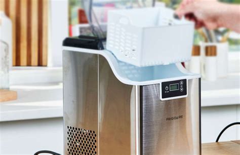 Frigidaire Ice Maker Troubleshooting How To Fix Your Ice Maker Like A Pro