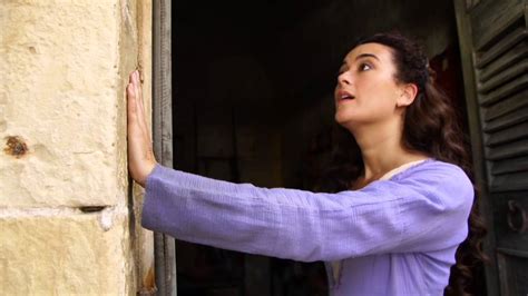 Cote De Pablo Nos Muestra La Escenografía De The Dovekeepers” Youtube
