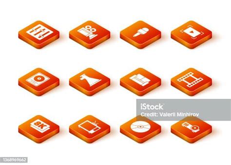 프레임 메가폰 또는 Dvd 시네마 체어 미디어 프로젝터 및 비디오 재생 아이콘으로 8k 울트라 Hd 레트로 Tv Cd 디스크 어워드를 설정합니다 벡터 0명에 대한 스톡 벡터