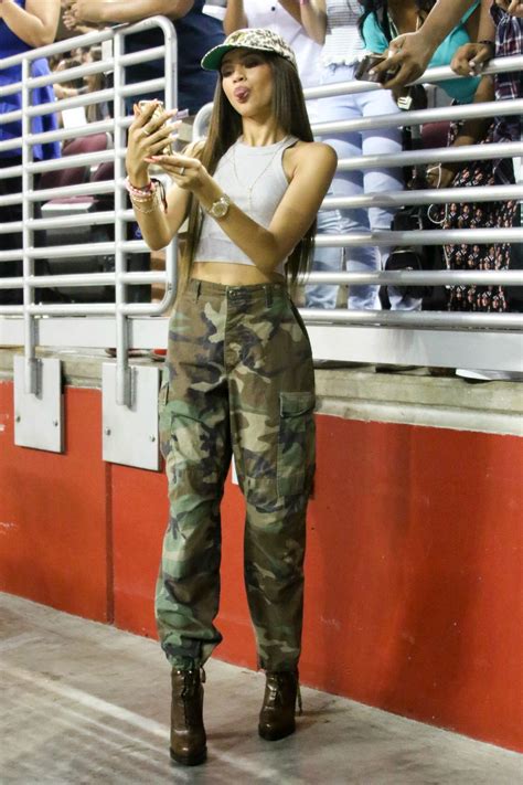 Die Besten 25 Zendaya Clothes Ideen Auf Pinterest Zendaya Outfits