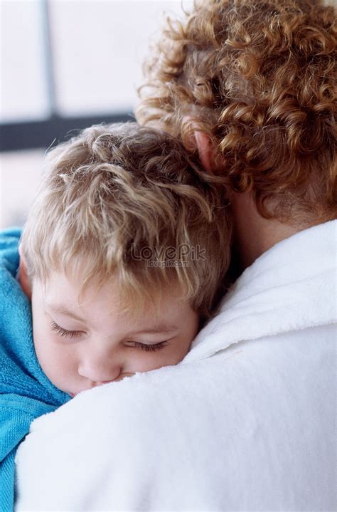 Mother Hugging Son Picture And Hd Photos Free Download On Lovepik