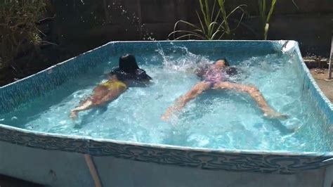 Eu Na Piscina Com A Minha Amiga 😃 Youtube