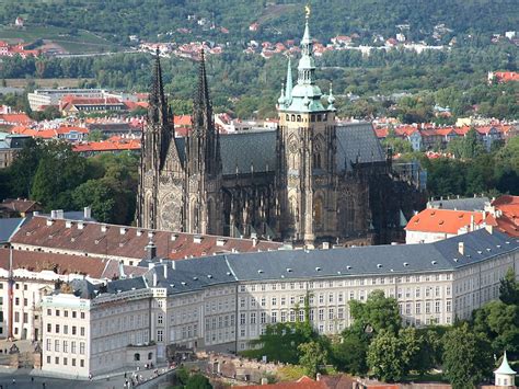 50 Must See Castles From Around The World Hiddenroom