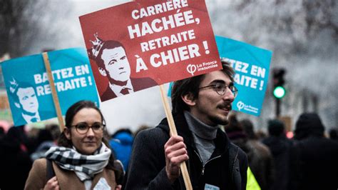 Десети ден на стачки и демонстрации срещу пенсионната реформа във Франция От деня БНР Новини