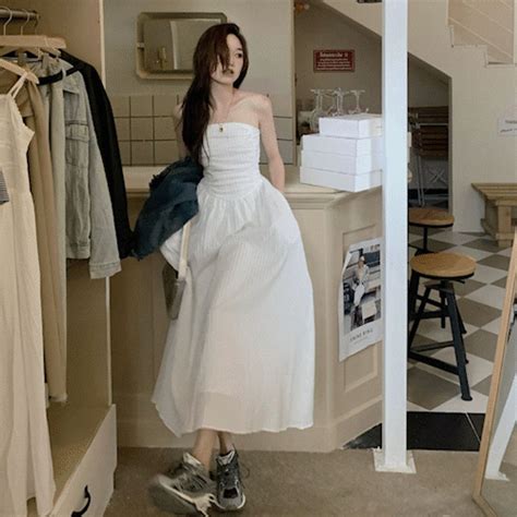 여름신상여름원피스 스모크 가슴 밴딩 벨라인 화이트 롱원피스 오프숄더 원숄더 튜브탑 흰드레스 하이엔드 A라인 플레어 자카드 미디 비치원피스 데이트룩 러블리 키작녀 키큰녀