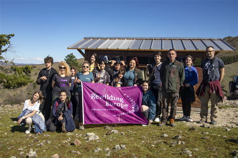 Фондация “По диви Родопи” изгради ново укритие за снимане и наблюдение на диви животни