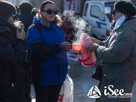 ФОТО Тэтгэврийг долоо биш таван жилийн дунджаар тогтоохыг шаардаж Б Пүрэвдорж гишүүн жагсаал