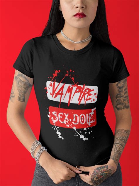 Vampire Sex Doll Sexy Gory Cum Spattered Fetish Perverse Bloody Halloween Women S Favorite Tee