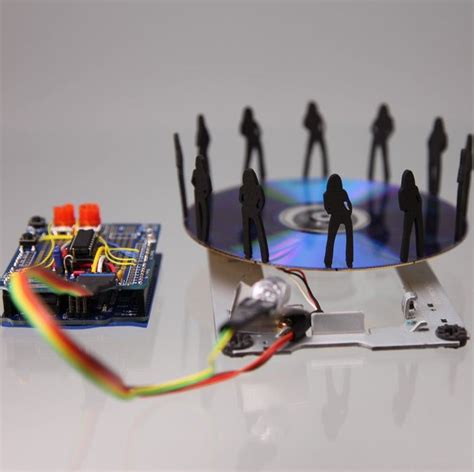Stroboscope Zoetrope Using Arduino And A Broken Xbox 360 Dvd Drive