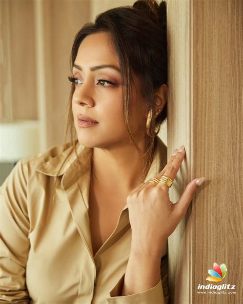 Jyothika Photos Tamil Actress Photos Images Gallery Stills And Clips