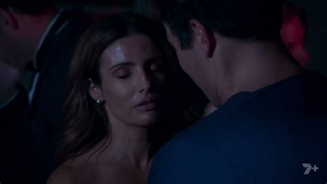 Leah Passes Out Youtube