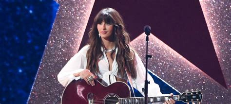 Quién Es Ella Langley La Estrella Country Que Está Batiendo A Taylor