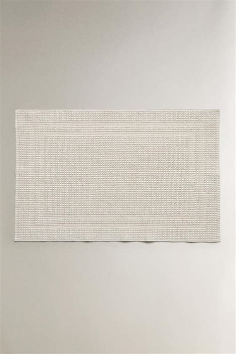 Tapis De Bain Structure Carreaux Beige Clair Zara France