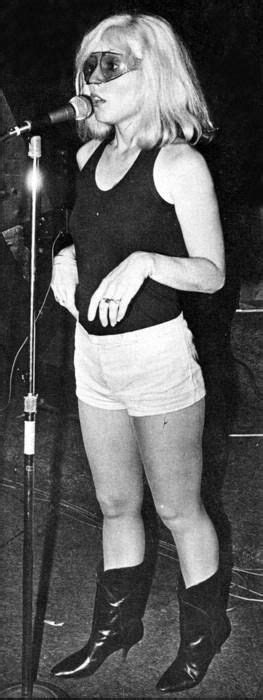Pin De Paulien Stukker En Debbie Harry Celebridades Musical Artes