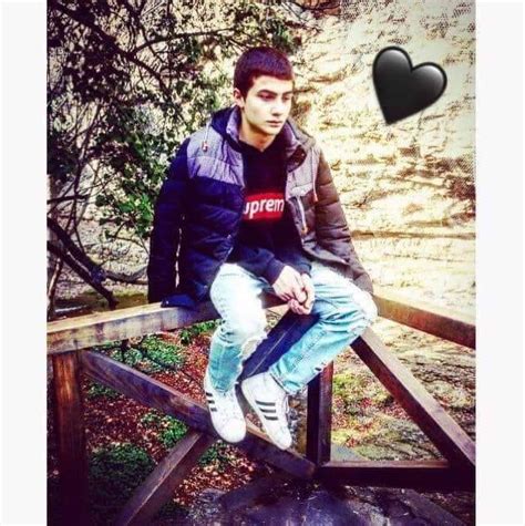 სიმპატიური ბიჭები