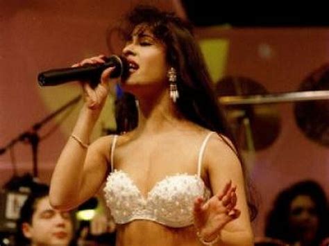 Reasons Why Selena S Impact Is Everlasting As Told By Selena Scholars