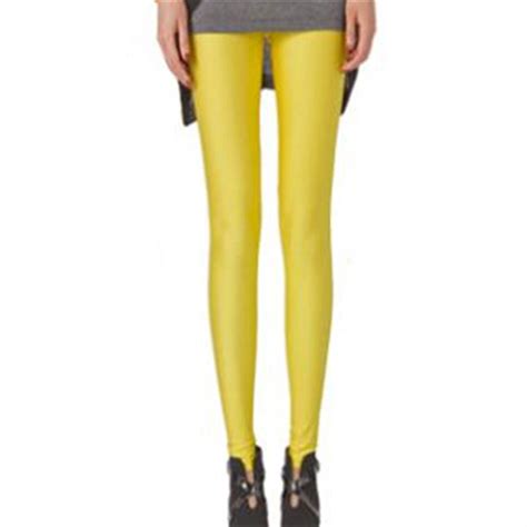 Желтые лосины в интернет-магазине BestLeggins недорого в Москве.