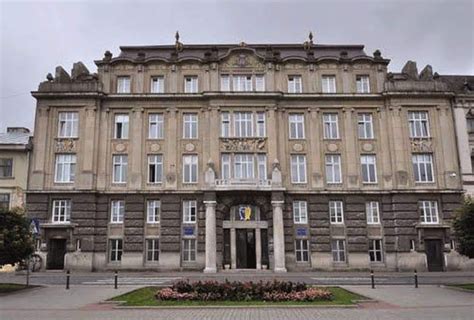 У Львові повідомили про замінування обласної прокуратури Новости Section Ukr Net