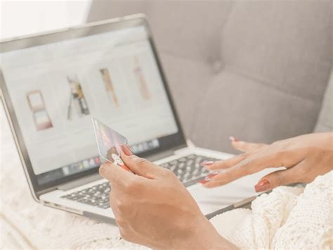 6 essential tips for launching your online store