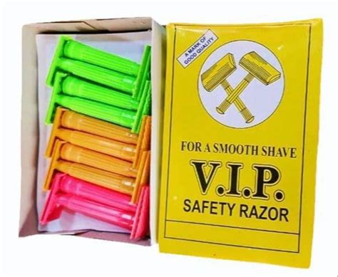 Plastic Vip Safety Razor At Best Price In New Delhi Id 2853588198630