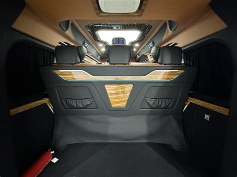 丰田海狮七座商务车 半隔断豪华内饰上海群穆汽车官方网站