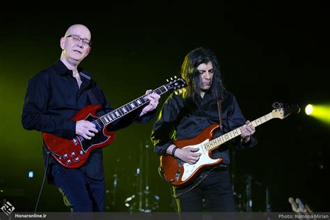 کنسرت کاوه یغمایی در سالن میلاد نمایشگاه بین‌المللی