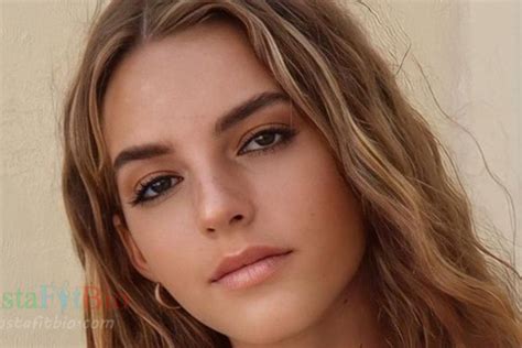 Emily Feld Age Career Family Net Worth Height Bio