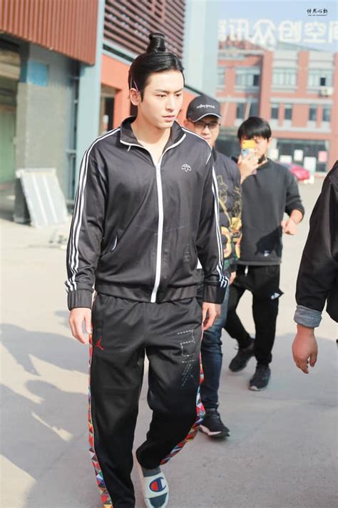 ท่านอ๋องมาแ จางเจ๋อฮั่น Zhang Zhehan 张哲瀚 Thailand Fanpage