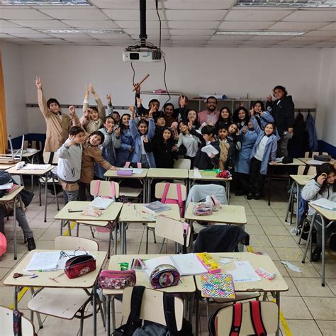 Músicos Locales Visitan Nuestro Colegio Para Mostrar Su Arte A Los