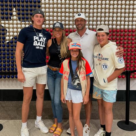 Former Arizona Wildcats Pitcher Jennie Finchs Husband Casey Daigle Was