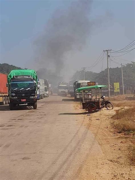 မြဝတီ ကော့ကရိတ် အာရှလမ်းမကြီးတွင် တိုက်ပွဲများဖြစ်ပွားနေ၍ ကုန်စည် စီးဆင်းမှုများ နှောင့်နှေး က