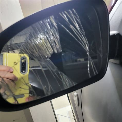 블라인드 자동차 차 사이드미러 부서지고 옆문 긁힌거 대충 싼마이로 때울수있는방법좀 ㅜ