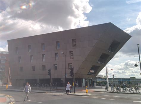 The Library Near My House Looks Like The Sandcrawler From Star Wars