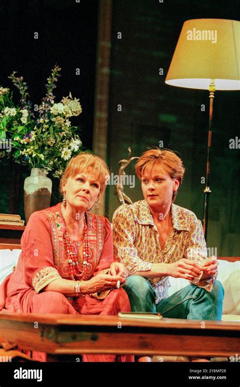 L R Judi Dench Esme Samantha Bond Amy In Amys View By David Hare