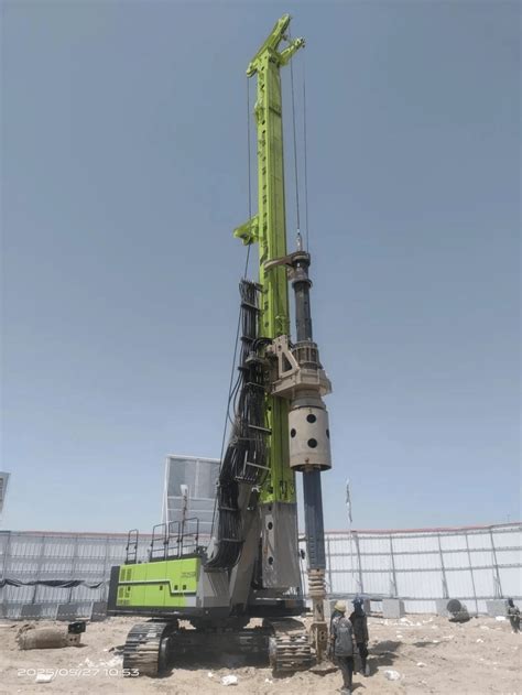 本地化新品挺进中东市场，中联重科r系列旋挖钻机交付阿联酋 施工 客户 作业