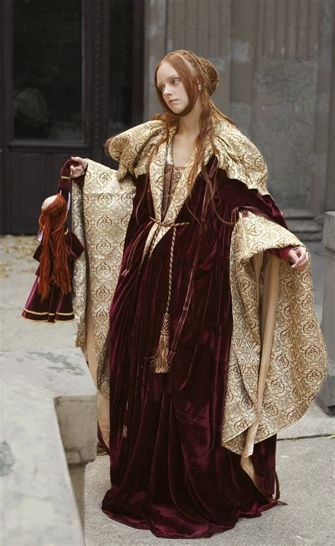 Renaissance Nobility Velvet Cloak Renaissance Fashion Medieval