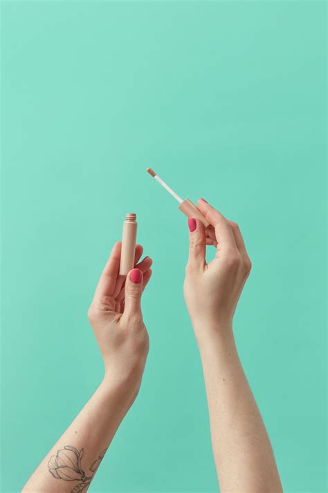 How To Apply Concealer Like A Pro Makeup Artist