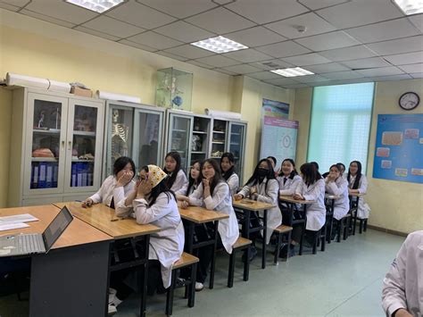 Шинэ Мэдлэг Ахлах Сургууль