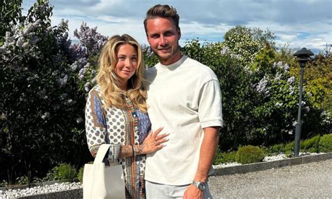 Love Island Paret Nicci Hernestig Och Andreas Deak Har Gått Skilda Vägar Metro Mode