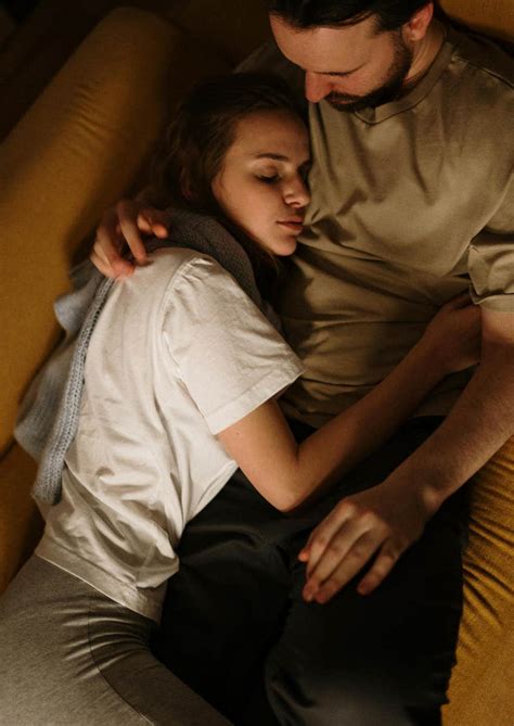 Things Wildly Successful Relationships Have That Failing Ones Don T According To Psychology