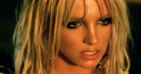 브리트니스피어스 엉덩이 노출 해프닝 아들 경기 응원갔다가 굴욕