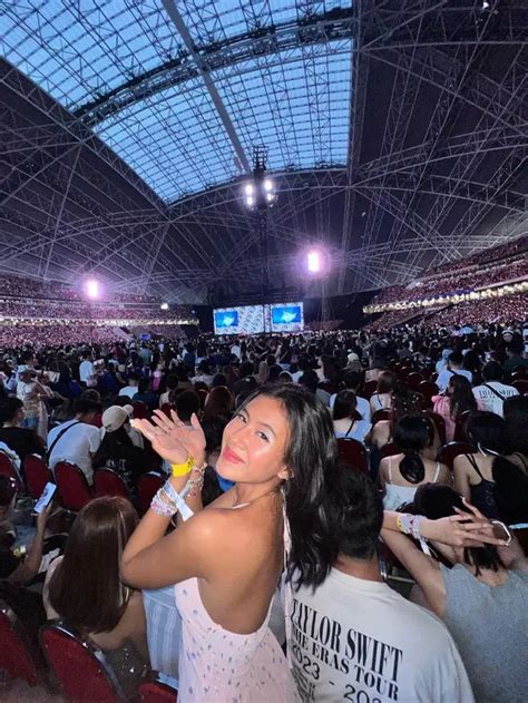 Potret Penampilan 7 Artis Nonton Konser Taylor Swift Totalitas Pakai